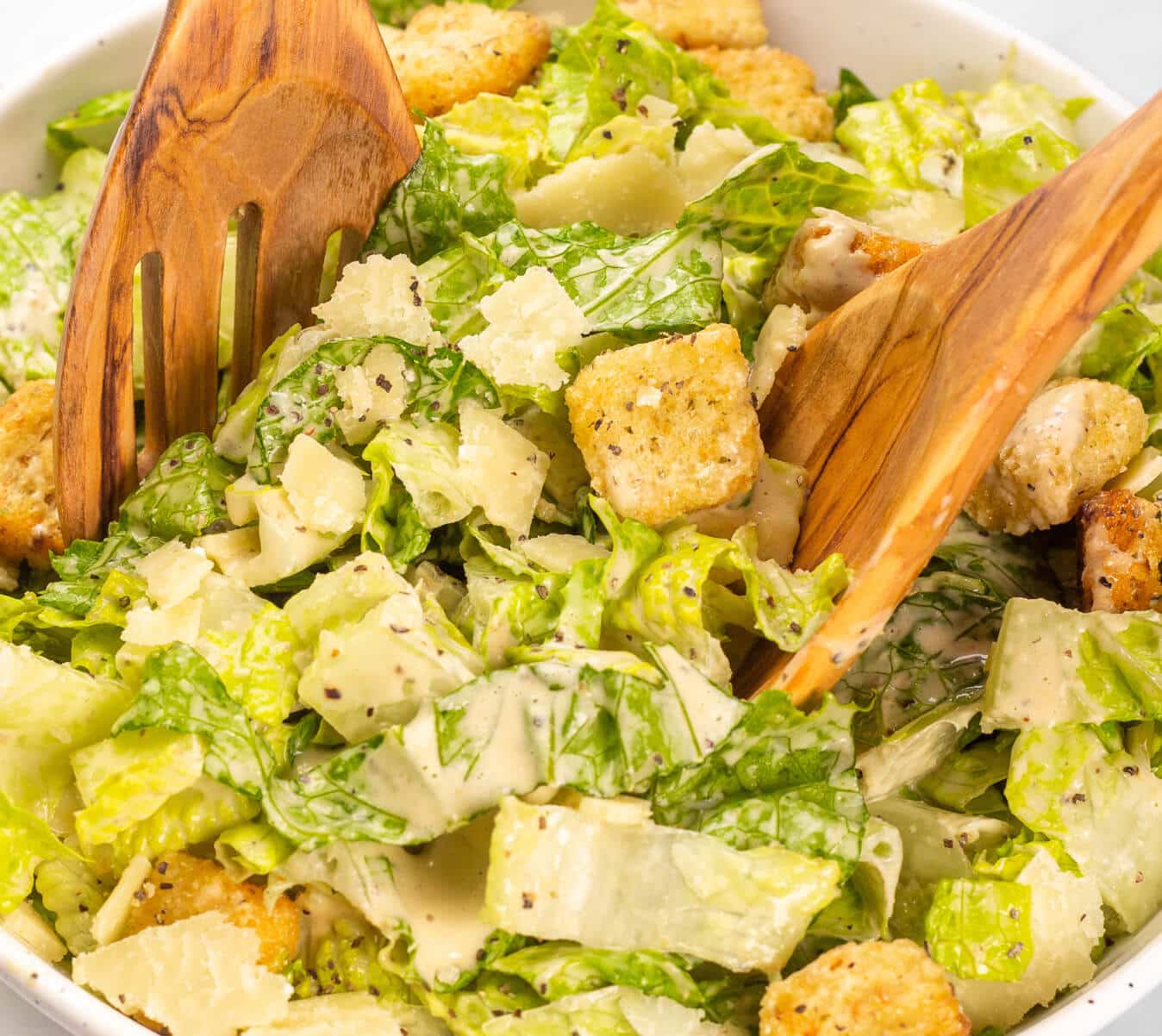 Classic Caesar Salad {With Easy Dressing} - The Gay Globetrotter